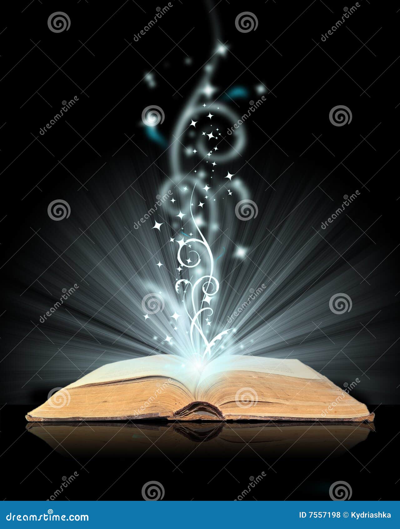 Open magisch boek stock foto. Image of gevormd, kleur - 7557198