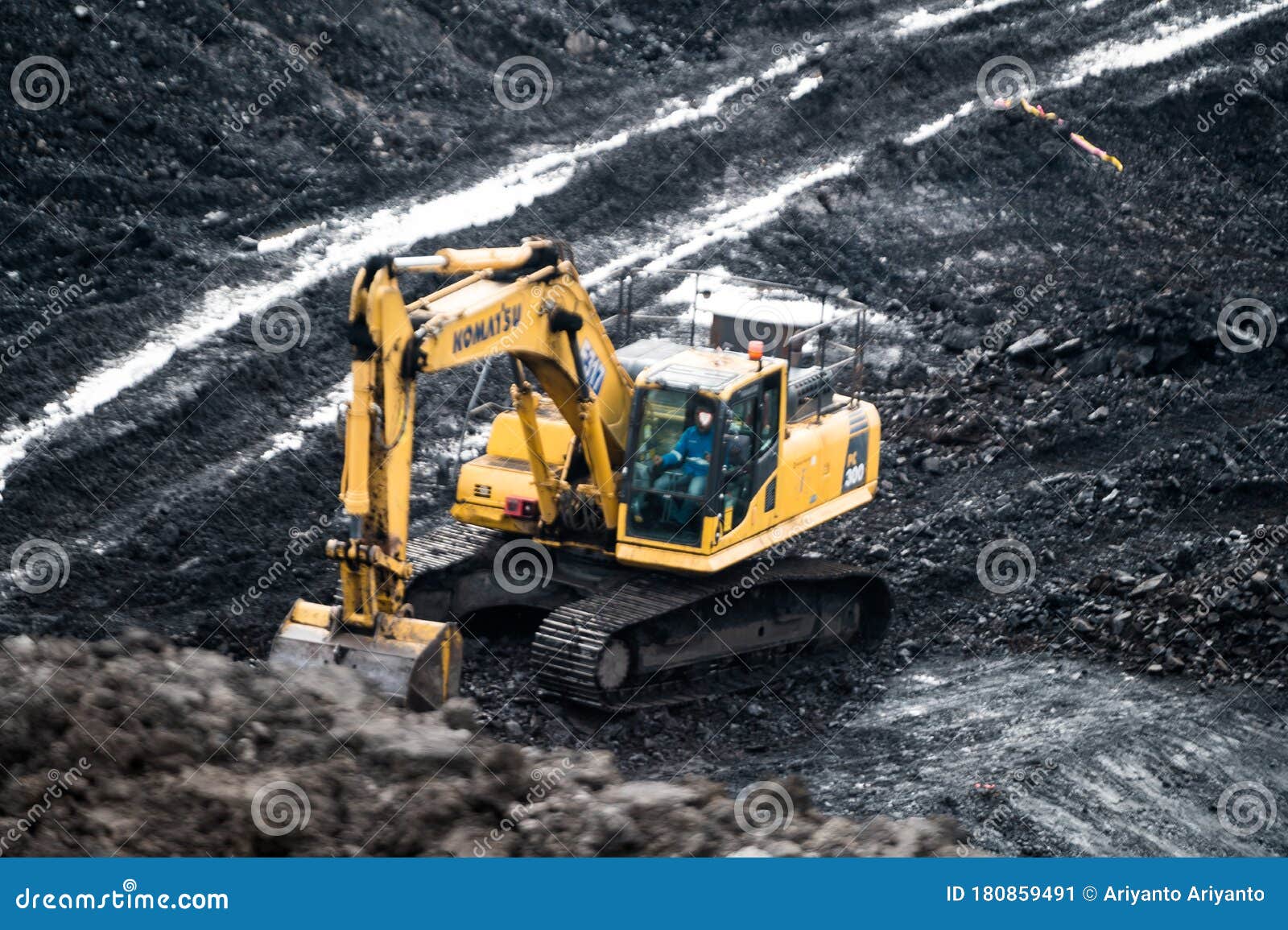 Open Pit Coal Mining editorial photo. Image of extracting - 180859491