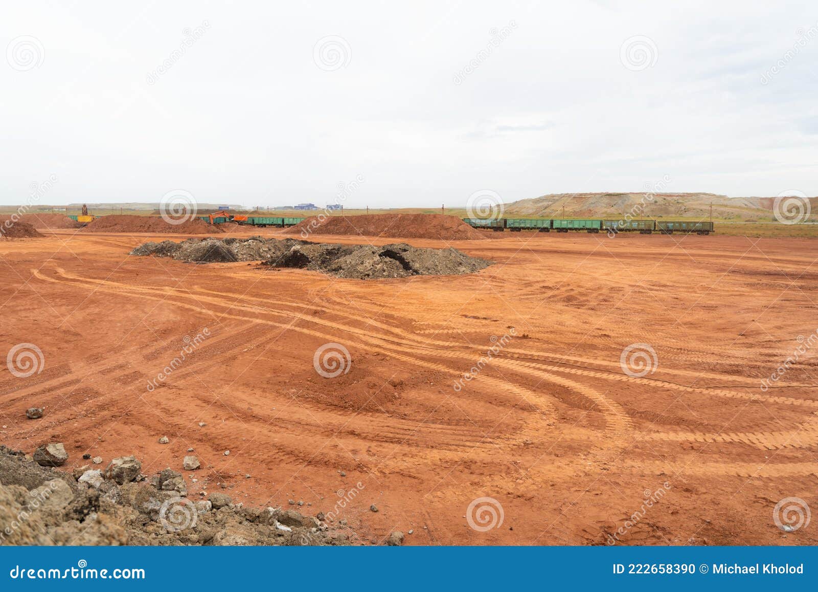 Open Pit for Mining Bauxite Stock Photo - Image of excavator, molding ...