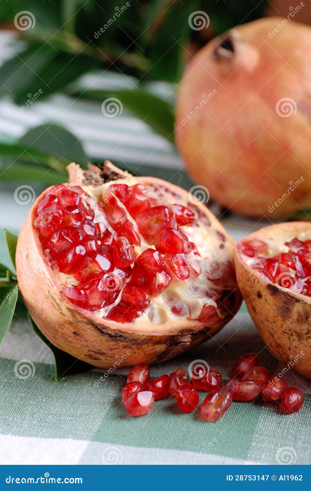 Open Pomegranate with Seeds Stock Image - Image of vegetarian, green ...
