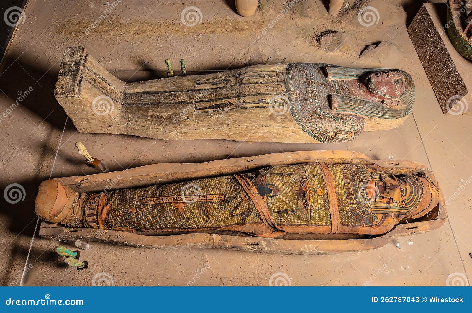 Open Sarcophagus of a Pharaoh Mummy Stock Image - Image of open, shape ...