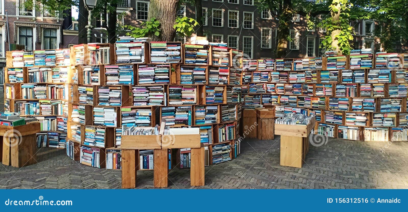 Open Space Library in Den Haag Editorial Photo - Image of outdoor, haag ...