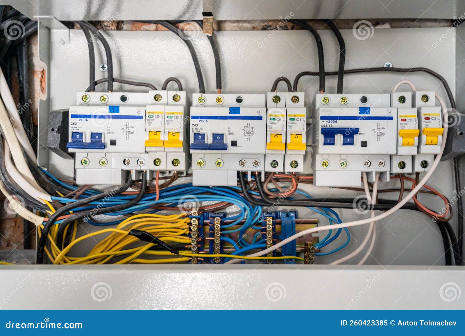 Terminal Blocks For Electrical Connection And Earthing Terminals For ...