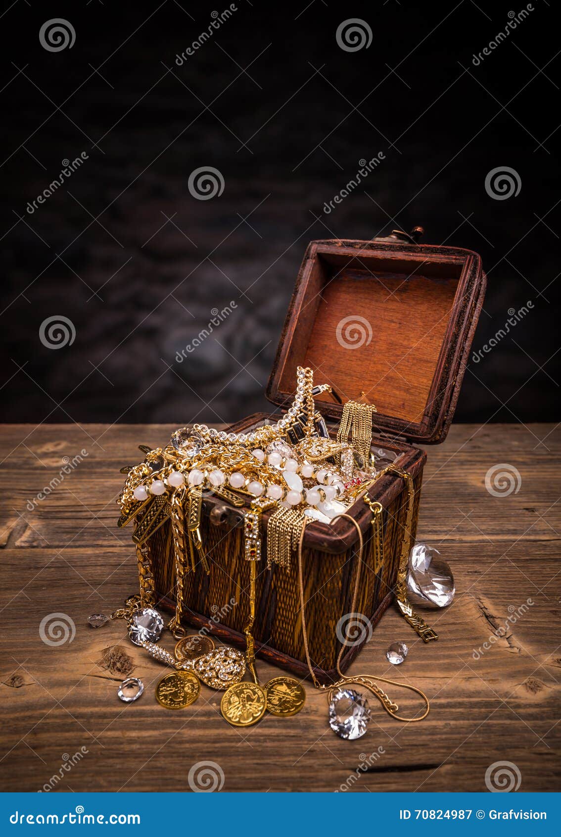 Open treasure chest stock image. Image of antique, wooden - 70824987