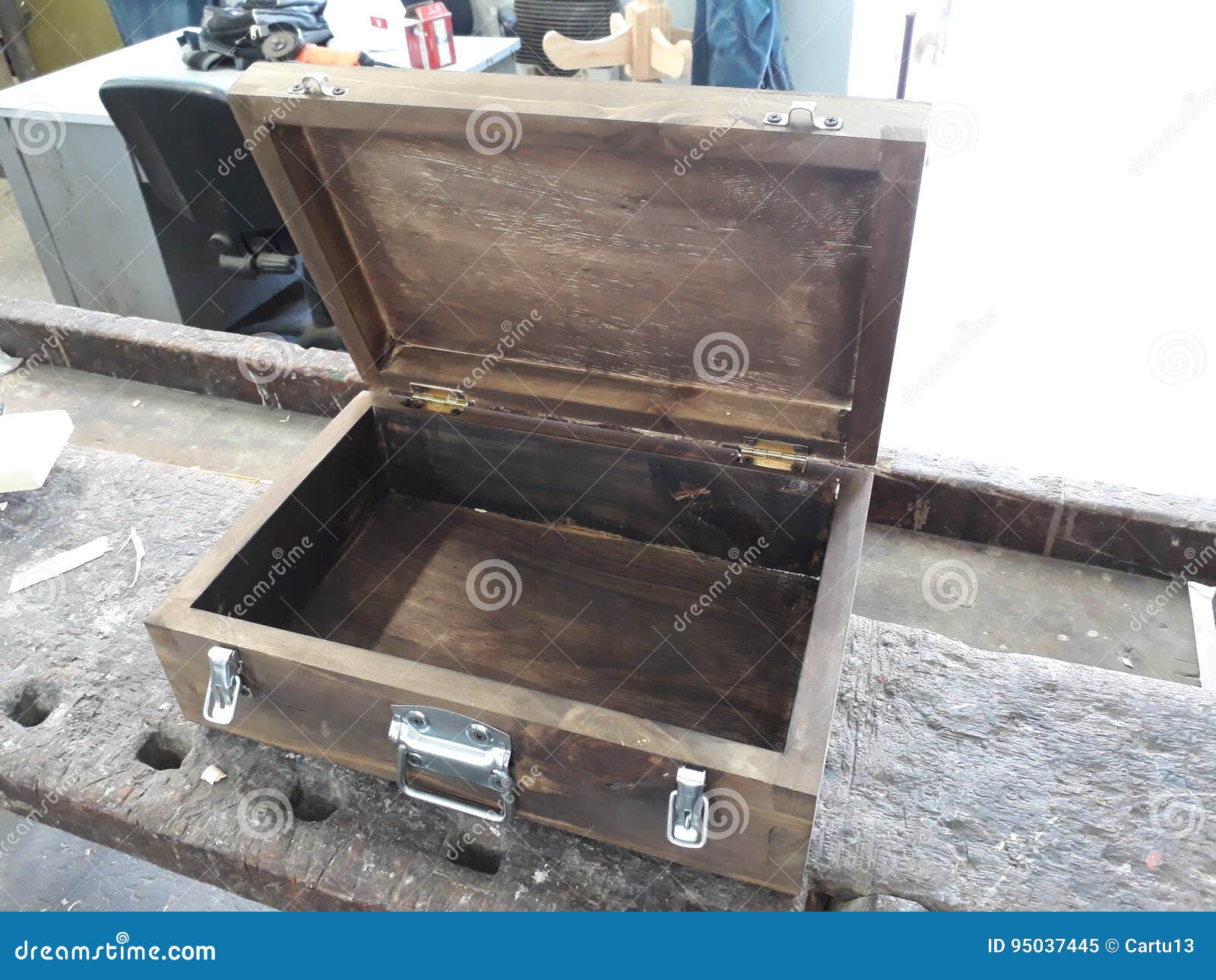 Open wood box stock image. Image of carpenter, decoration - 95037445