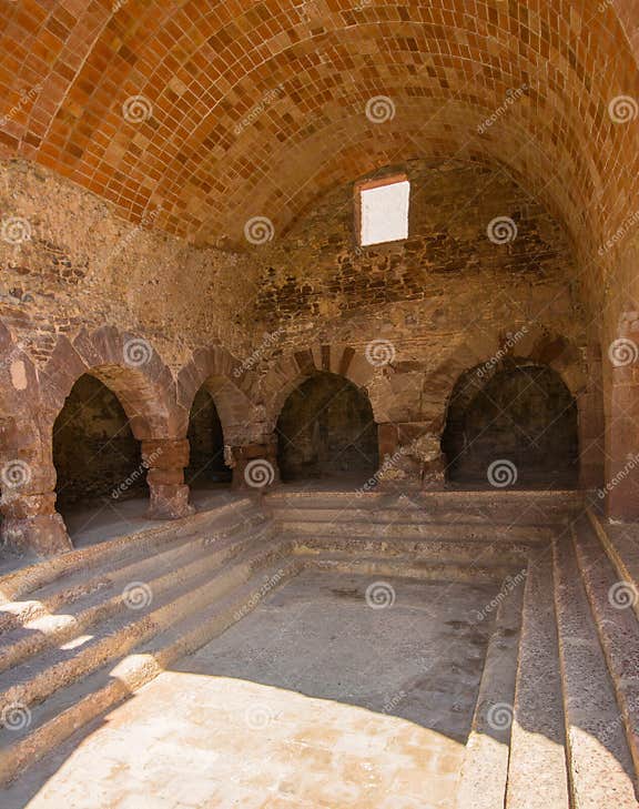 Openbare Baden Van De Oude Romeinen Stock Afbeelding - Image of bogen ...