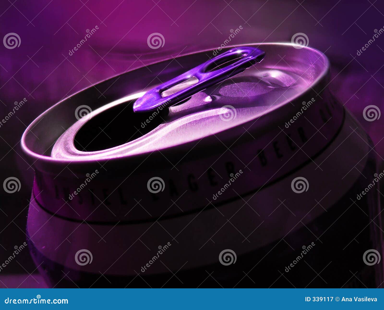 Opened Beer (coke) Can. Close Up. Stock Image - Image of dark, cool: 339117