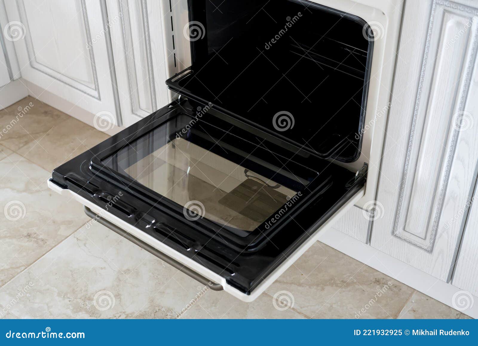 The Opened Oven of Cook on the Kitchen at Home Stock Image - Image of ...