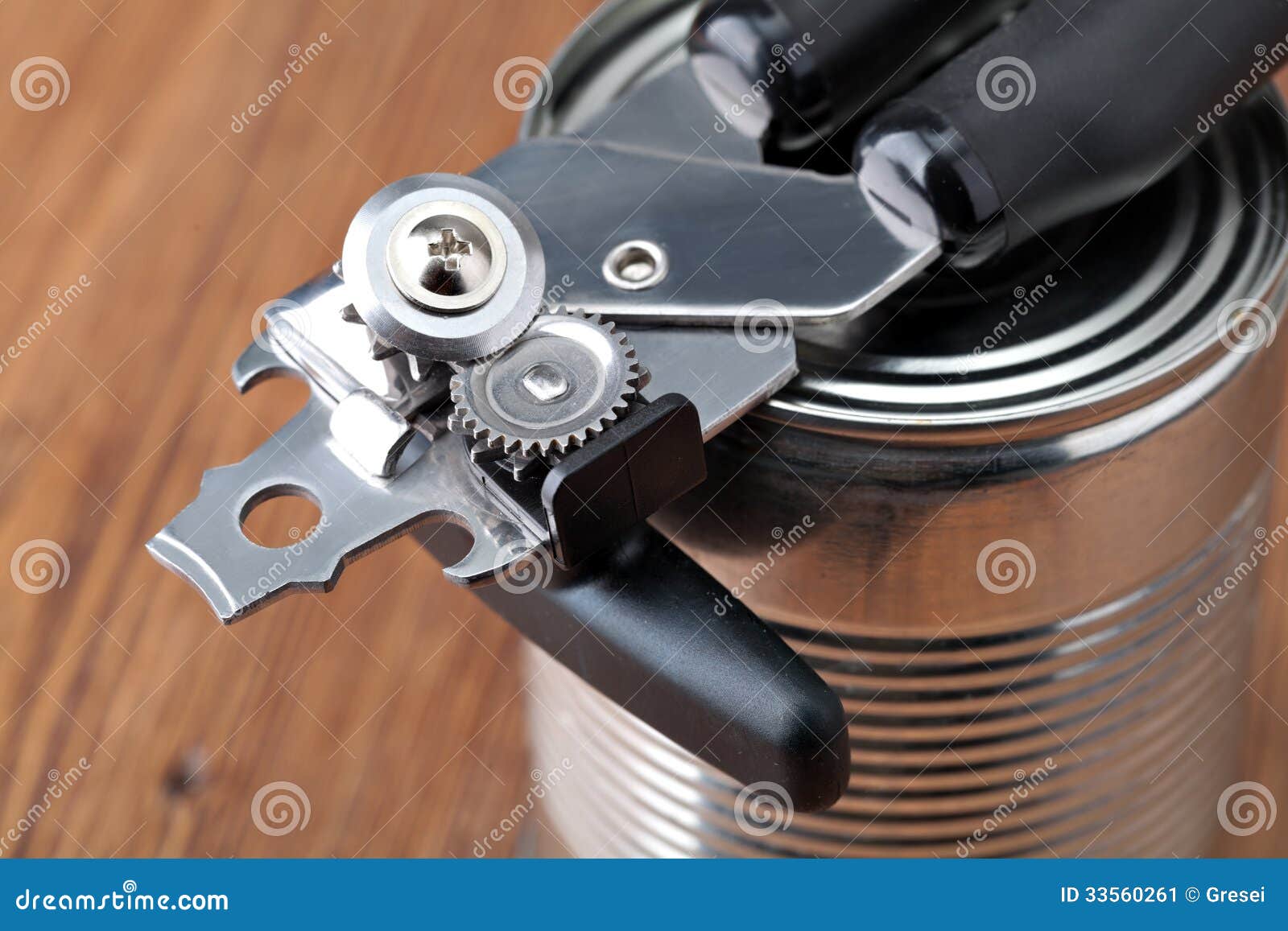 Opening tin can stock image. Image of opener, manual - 33560261