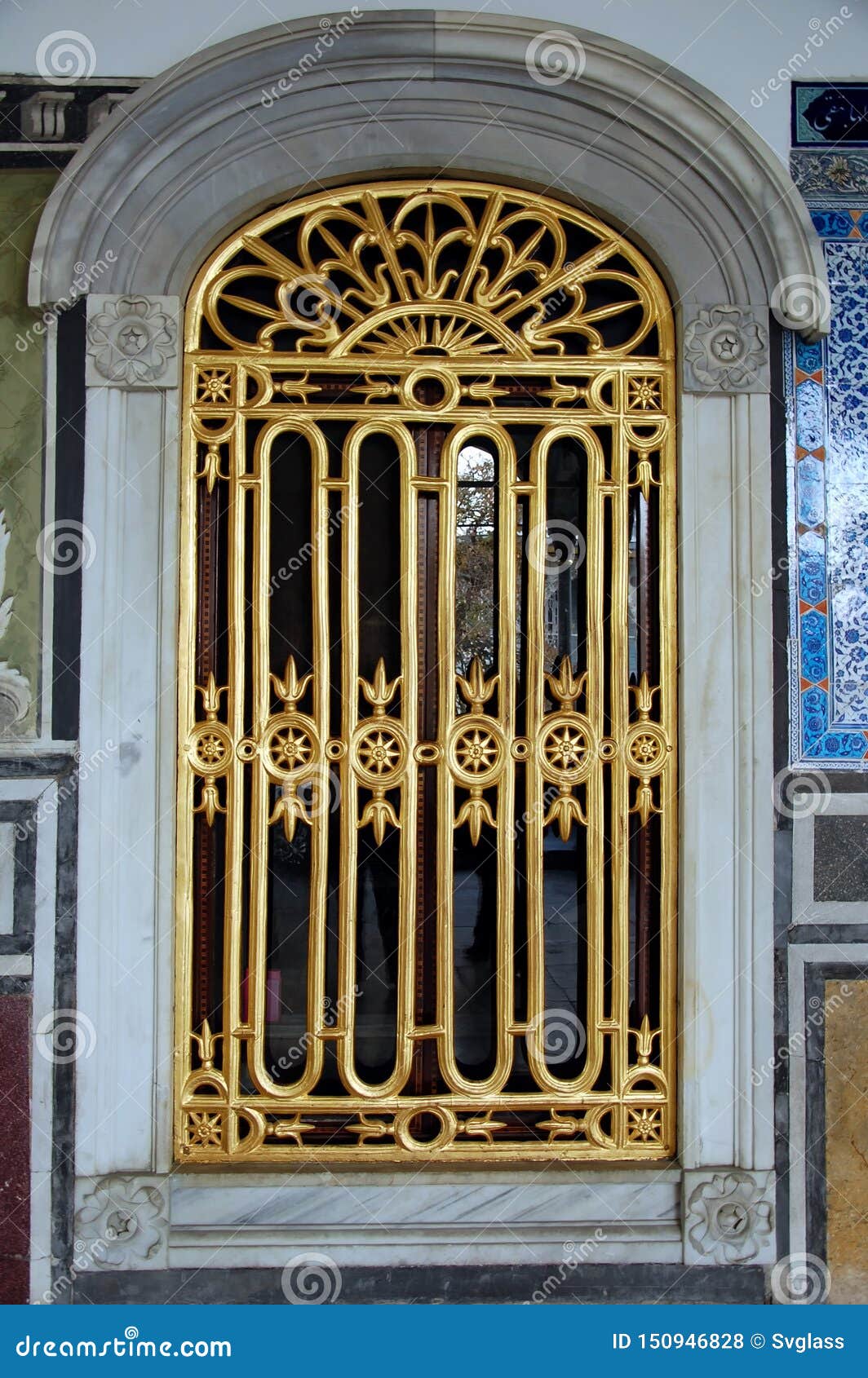 Window In Topkapi Palace Stock Photography | CartoonDealer.com #30524078