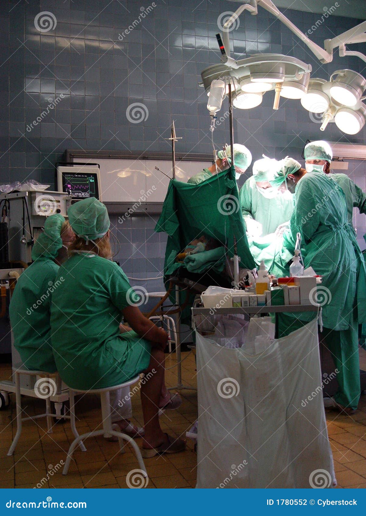 Operação foto de stock. Imagem de medicina, doutores, hospital - 1780552