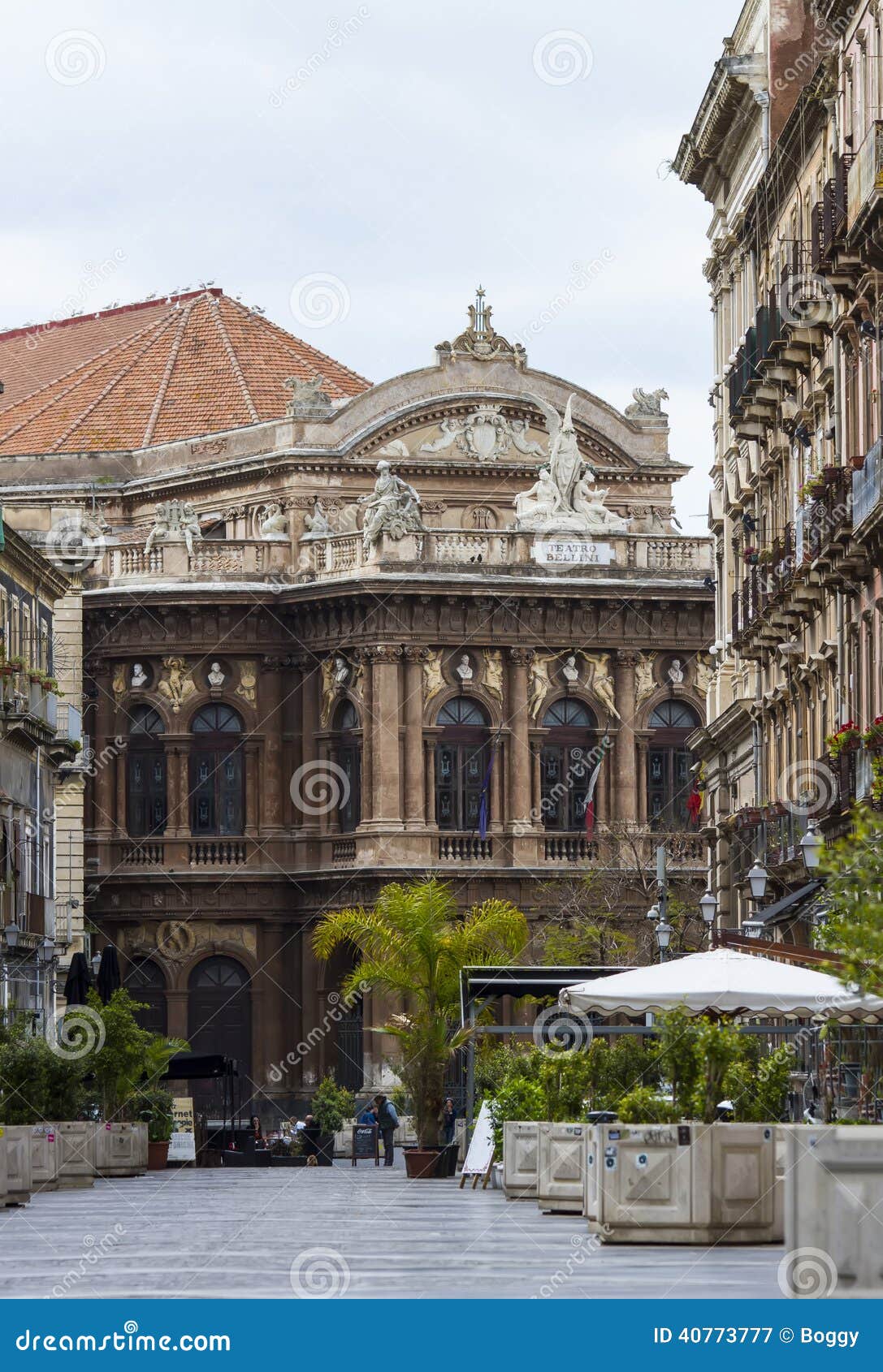 Opera Bellini in Catania editorial photography. Image of opned - 40773777