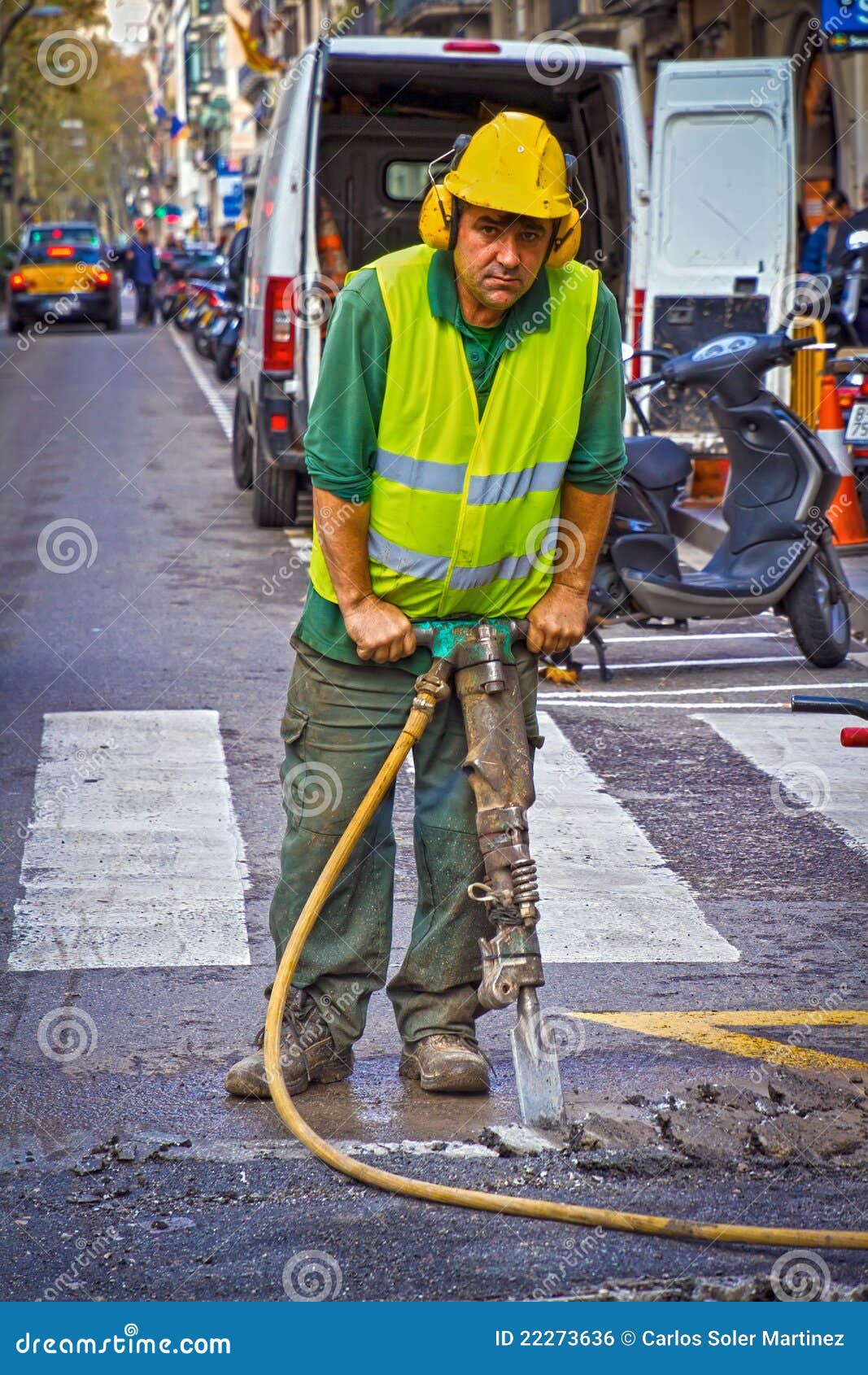 Operaio di costruzione fotografia editoriale. Immagine di industria ...