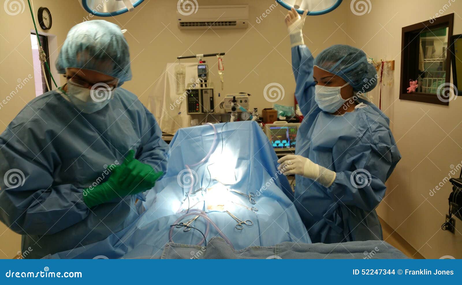 Operating room editorial stock image. Image of room, healing - 52247344