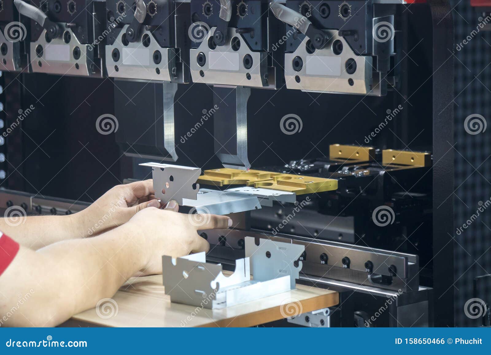 Operation of Hydraulic Bending Machine with Forming Die by Skill ...