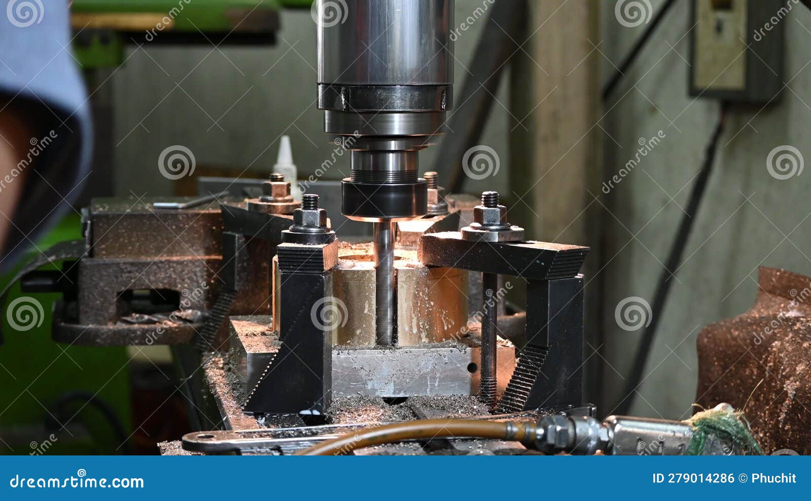 The Operation of Milling Machine by Skill Operator Slot Cutting the ...