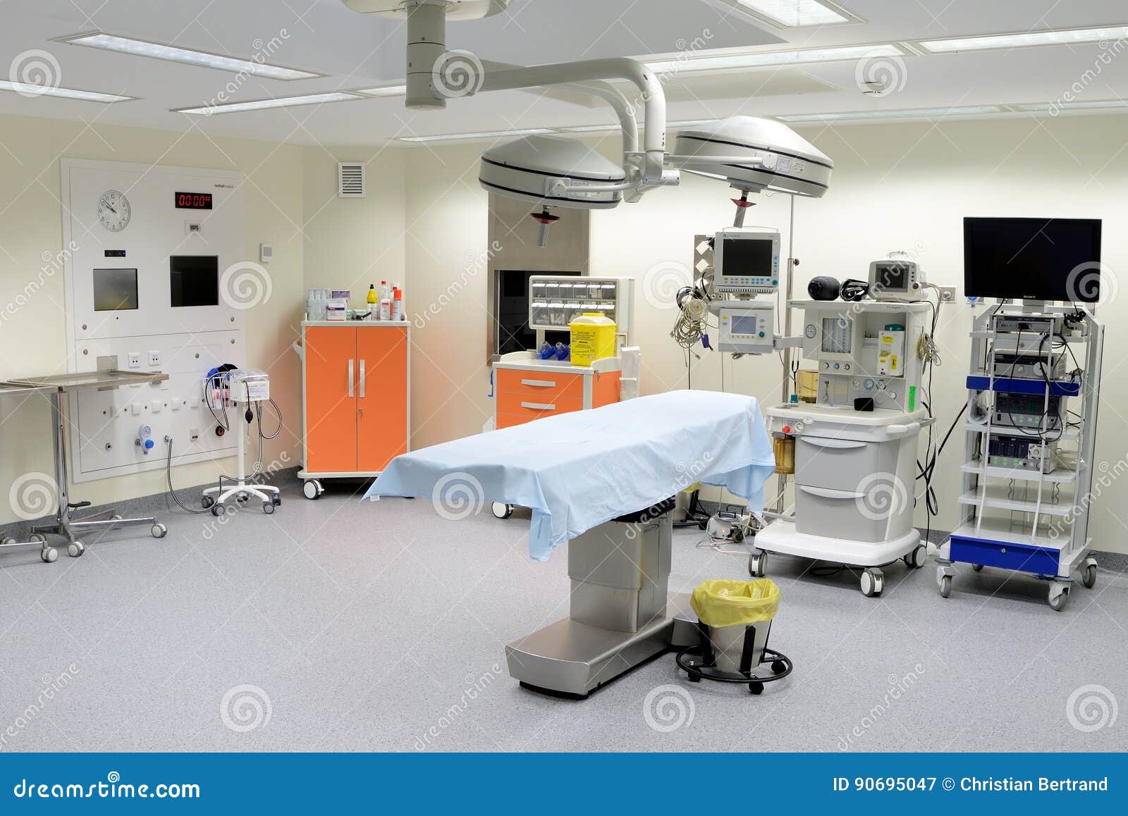 An operation room editorial photography. Image of hospital - 90695047