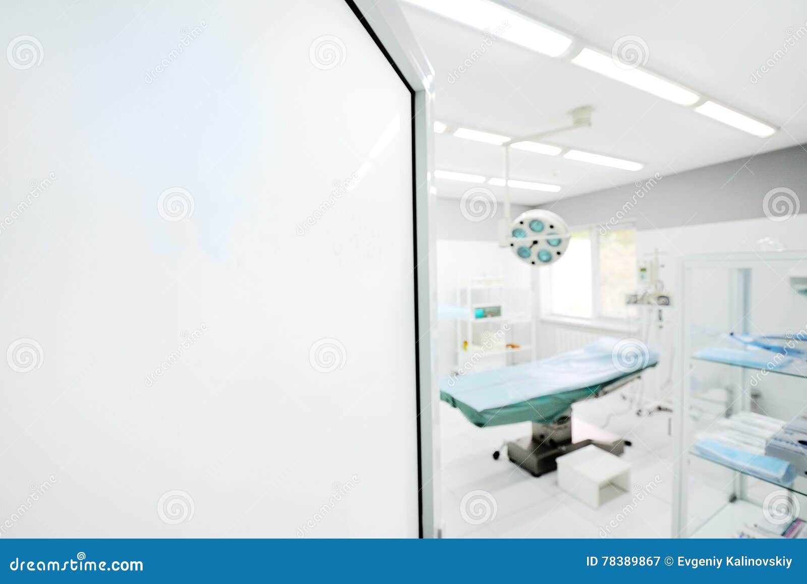 Operationsraum in Der Chirurgischen Klinik Stockbild - Bild von ...