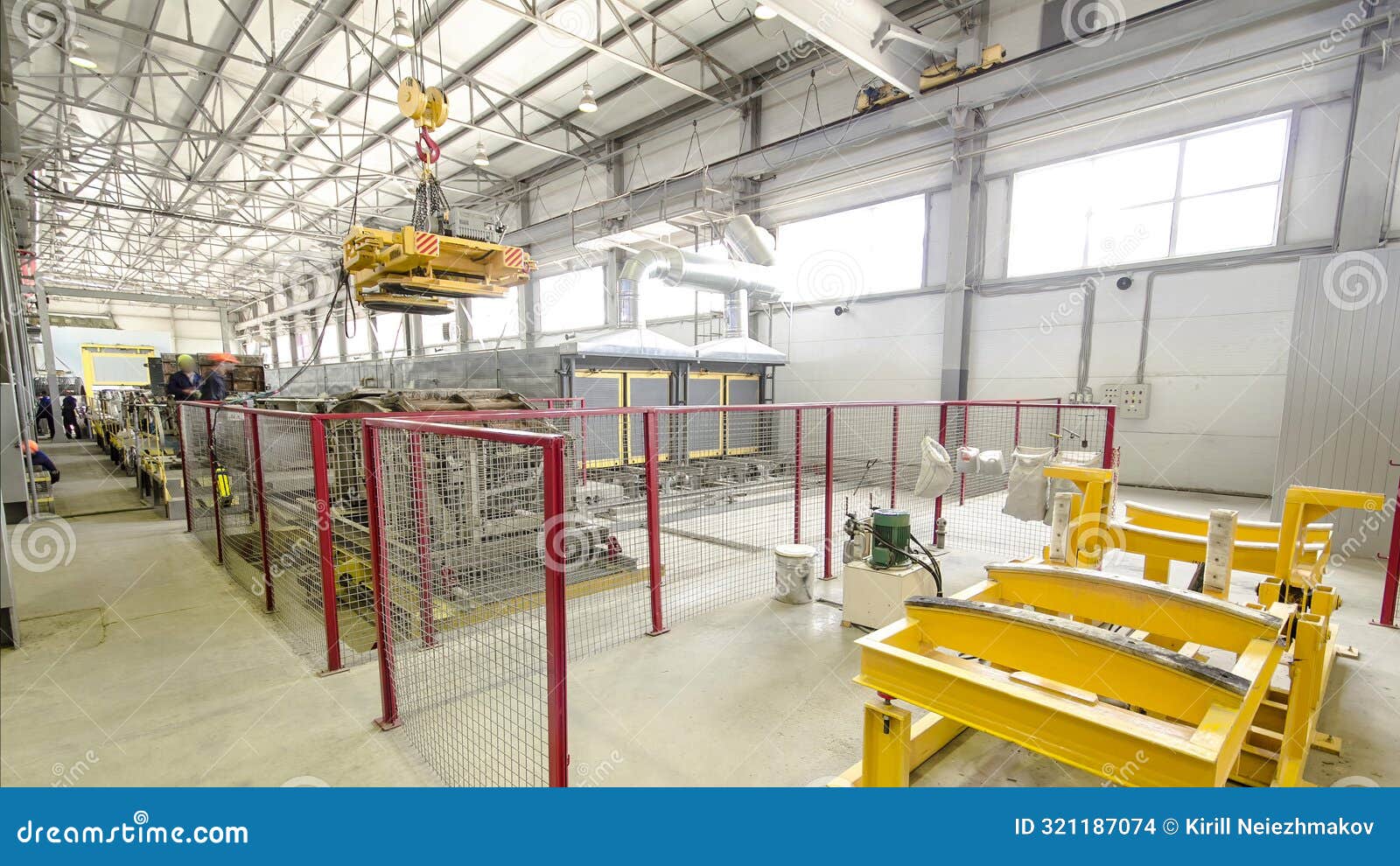 The Operator Lifting Device Timelapse, Lift Loads Using Lifting Magnet ...