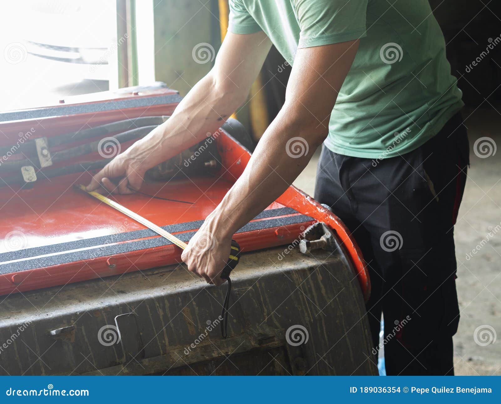 MECHANIC MAKING REPAIRS in the WORKSHOP Stock Photo - Image of gloves ...