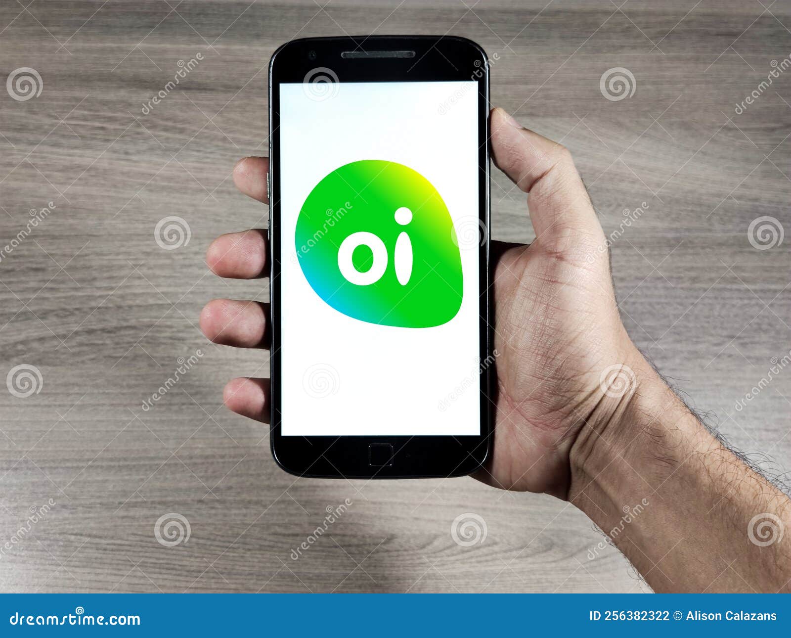 Operator Oi Logo on the Smartphone Screen. Oi Previously Known As ...