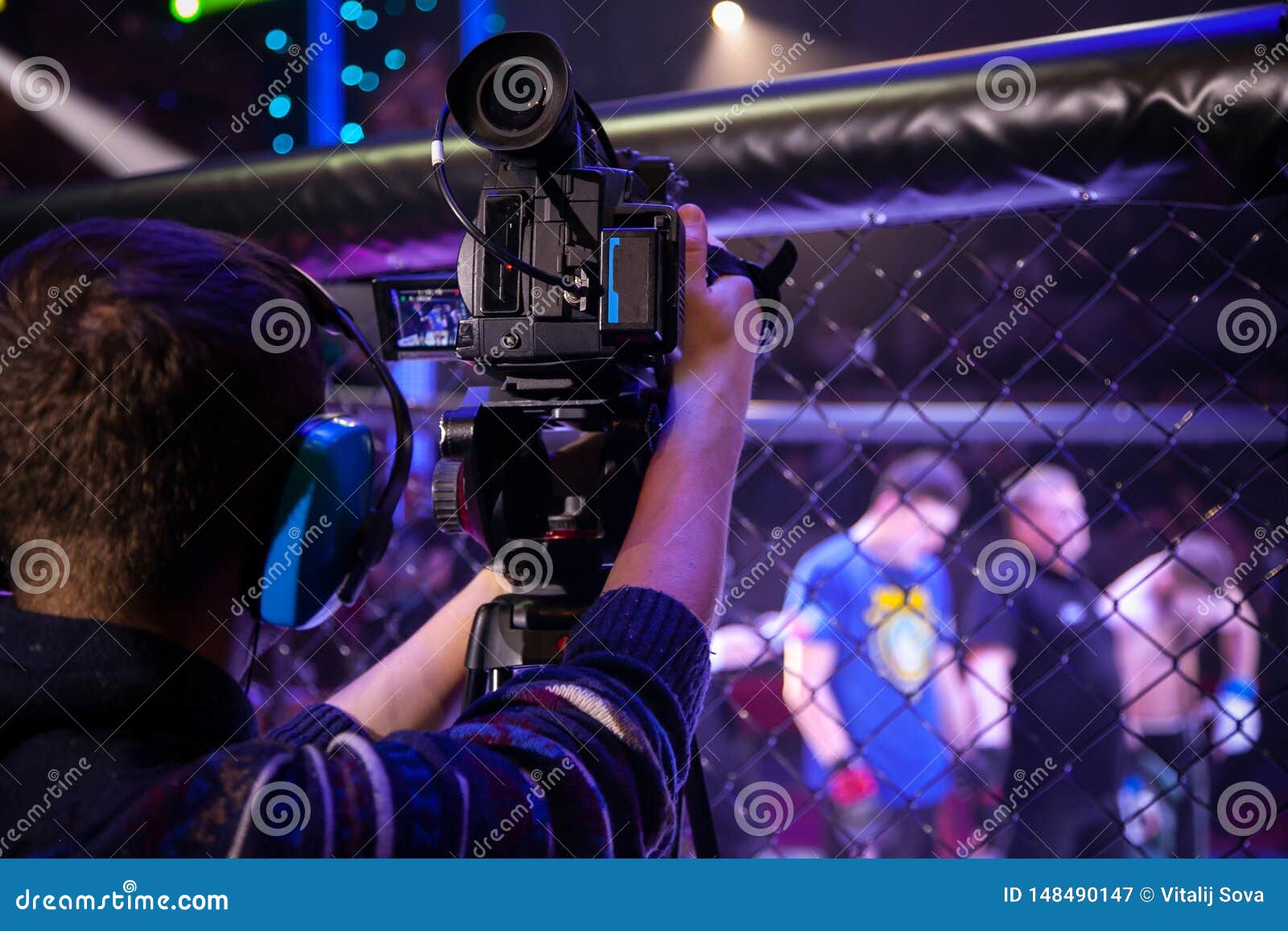 The operator shoots video stock image. Image of editor - 148490147