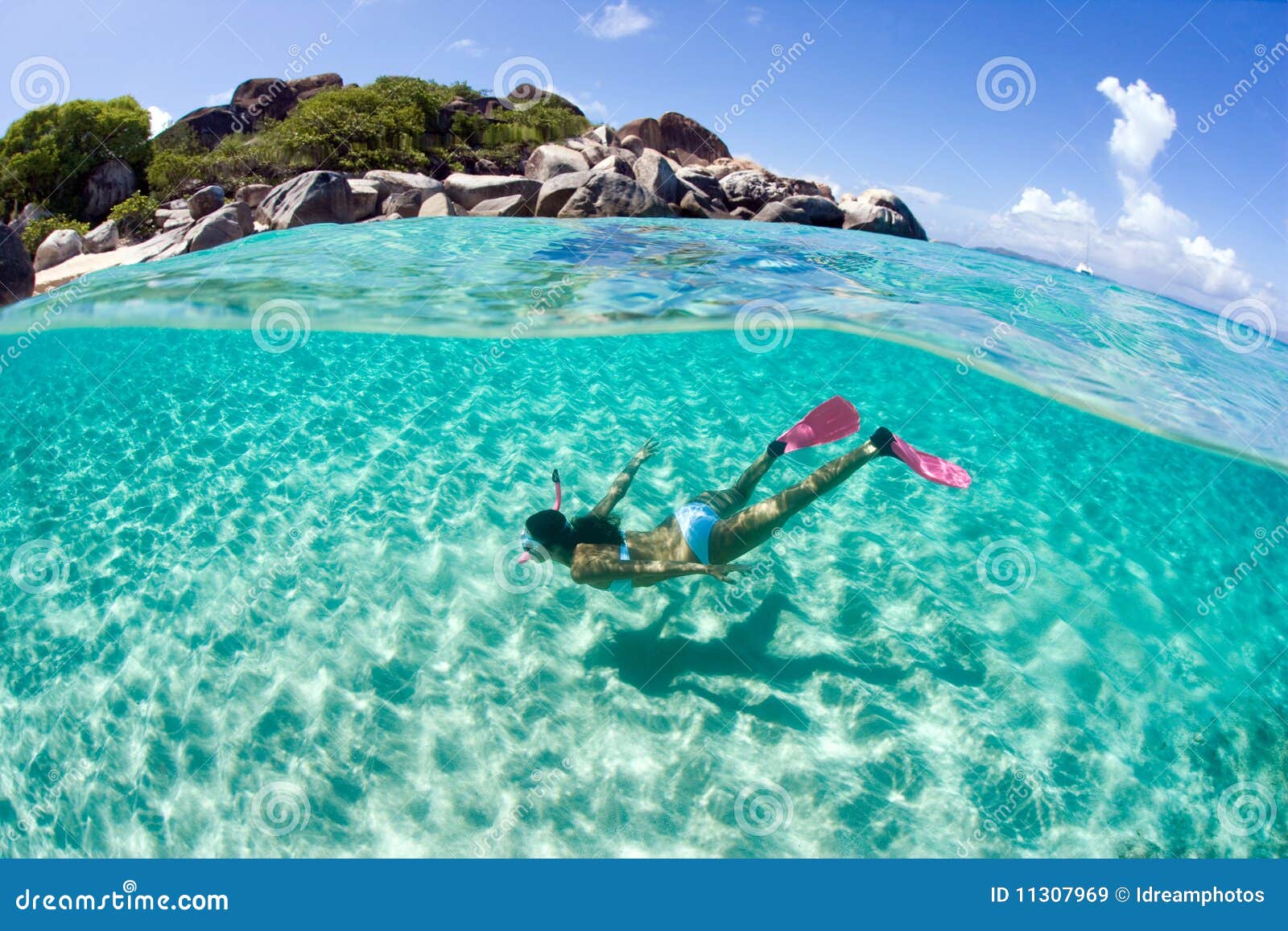 Operatore subacqueo libero immagine stock. Immagine di distendasi ...