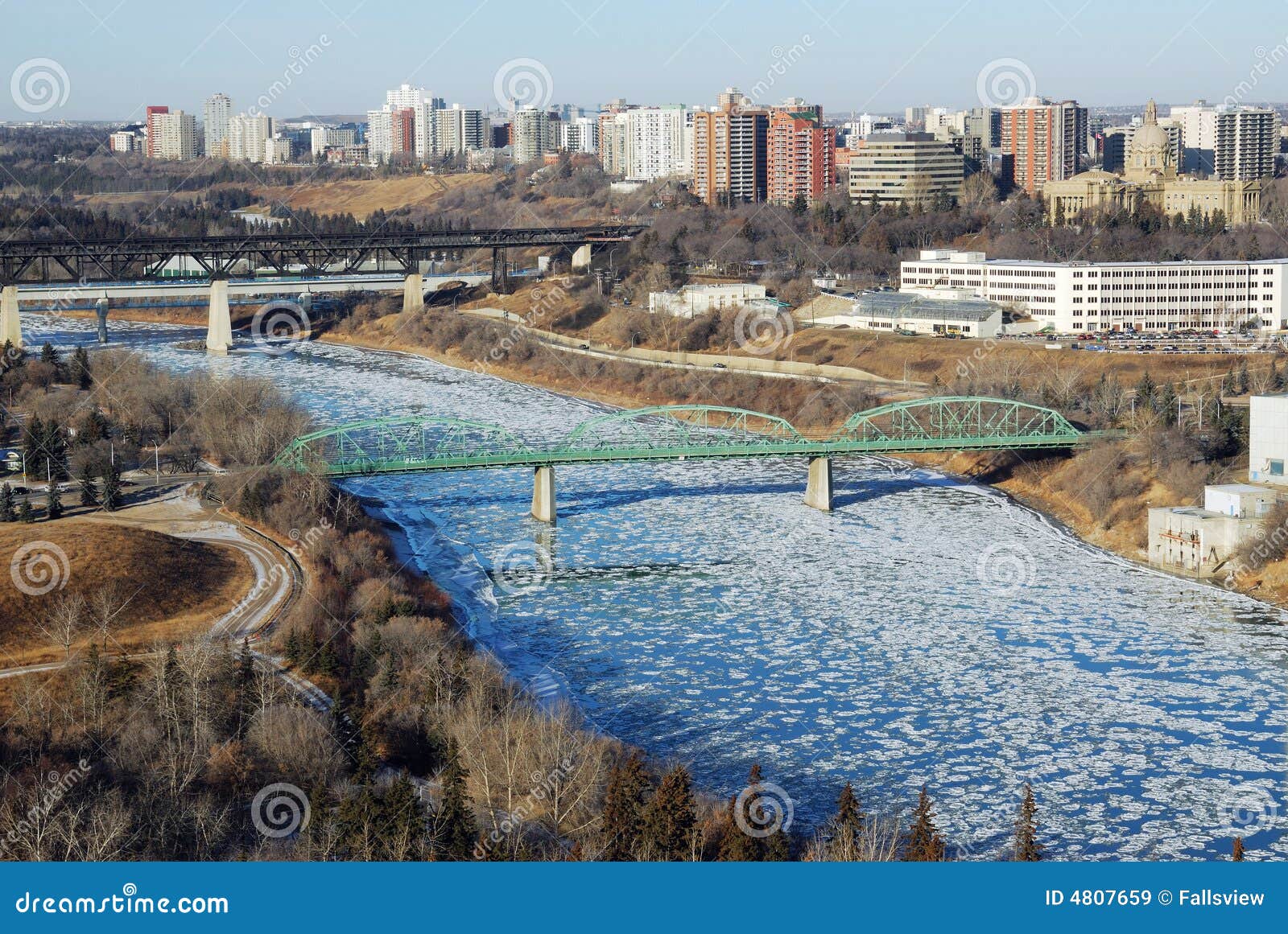 Opinião De River Valley Do Inverno Em Edmonton Imagem de Stock - Imagem ...