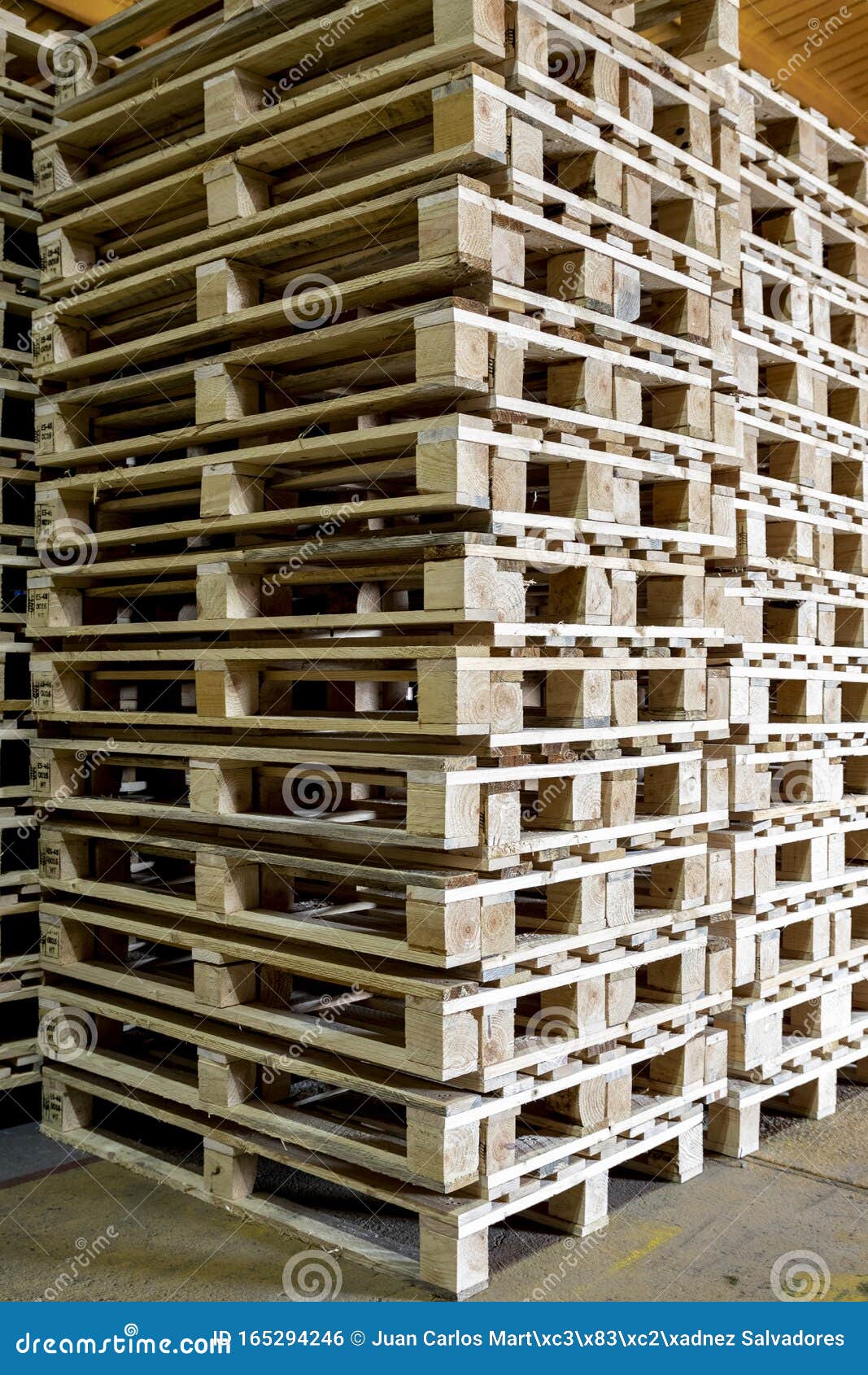 Opslag Van Pallets: Logistiek En Verzending Stock Foto - Image of ...