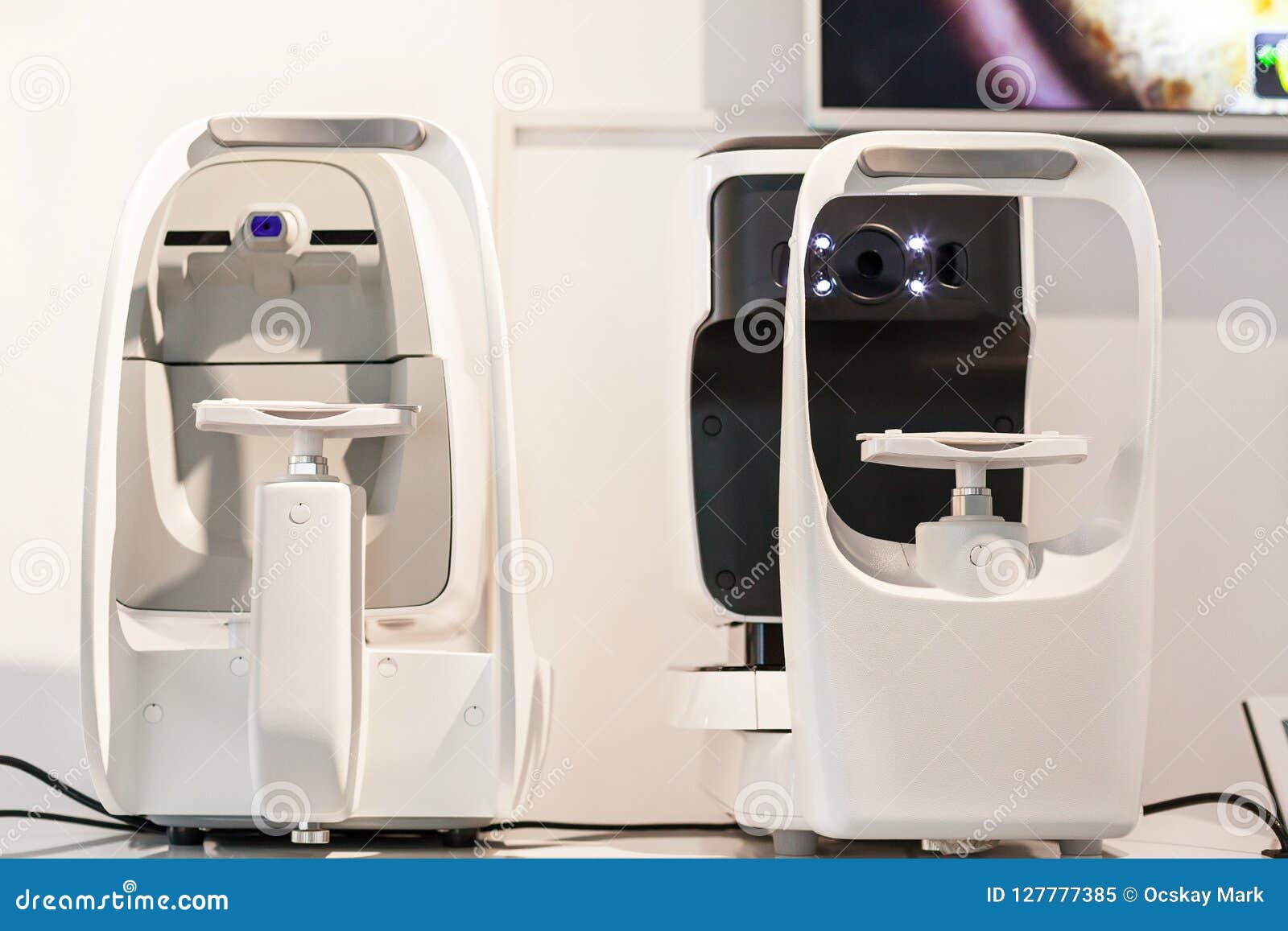 Optometric exam stock image. Image of astigmatism, diopter - 127777385