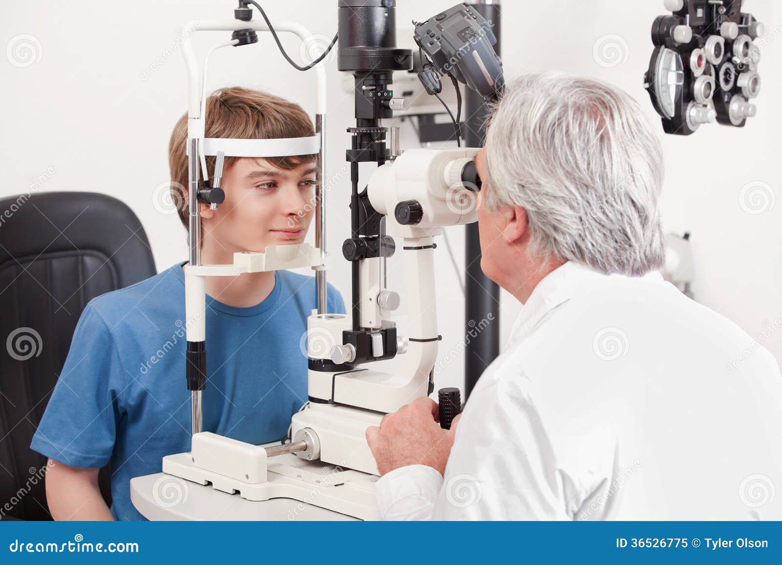 Optometrist Doing Sight Testing Stock Image - Image of eyeglasses ...