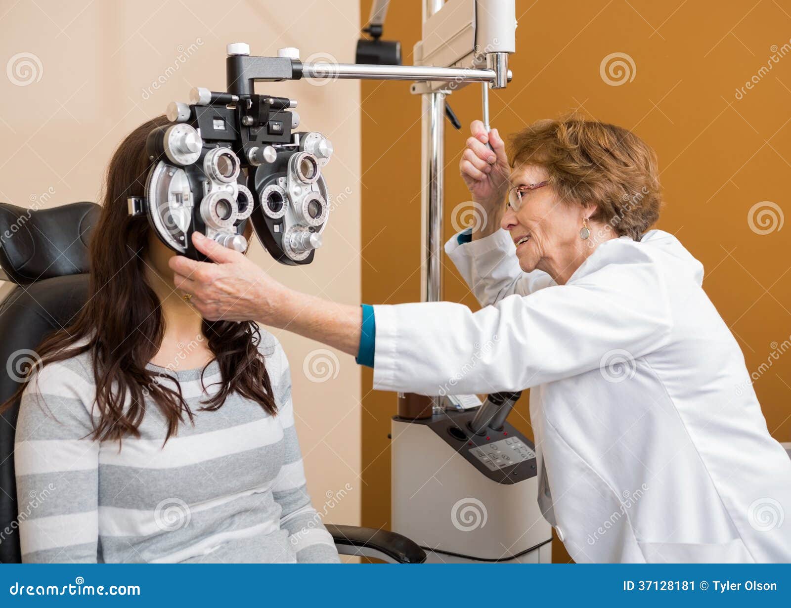 Optometrist Examining Young Woman S Eyes Stock Image - Image of inspect ... Optometrist Examining Young Woman S Eyes Stock Image - Image of inspect ...