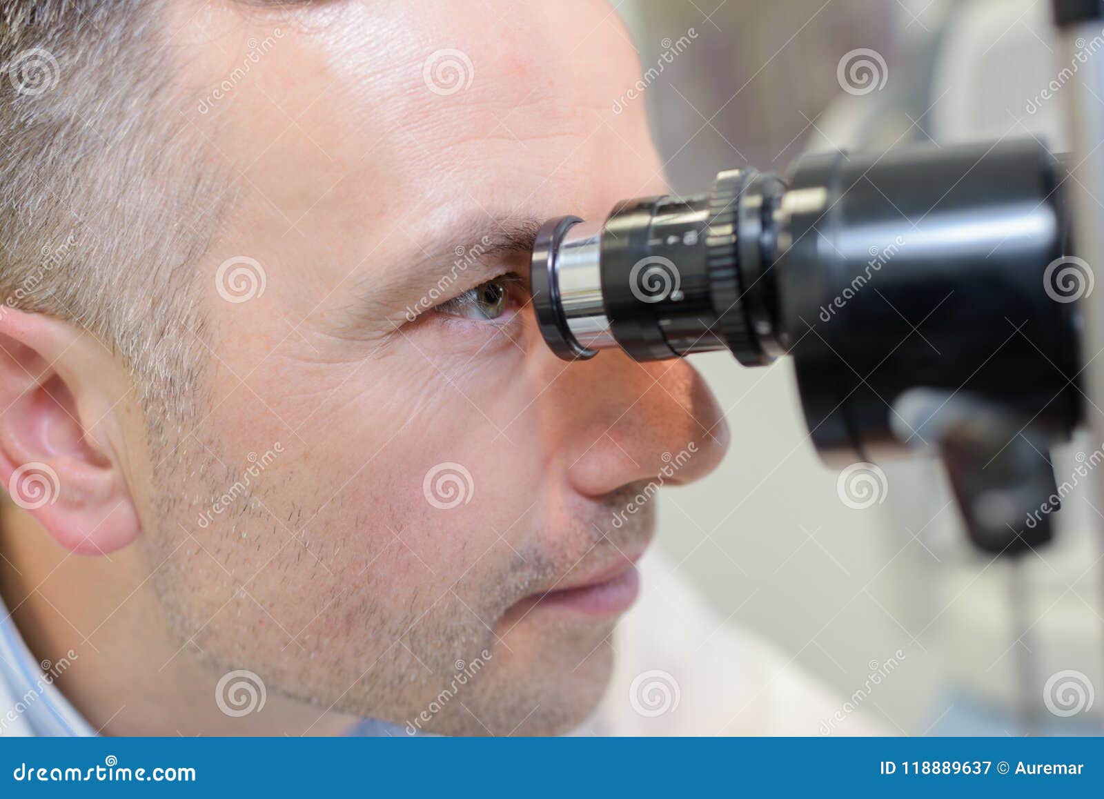 Optometrist Performing Visual Field Test Stock Image - Image of ...