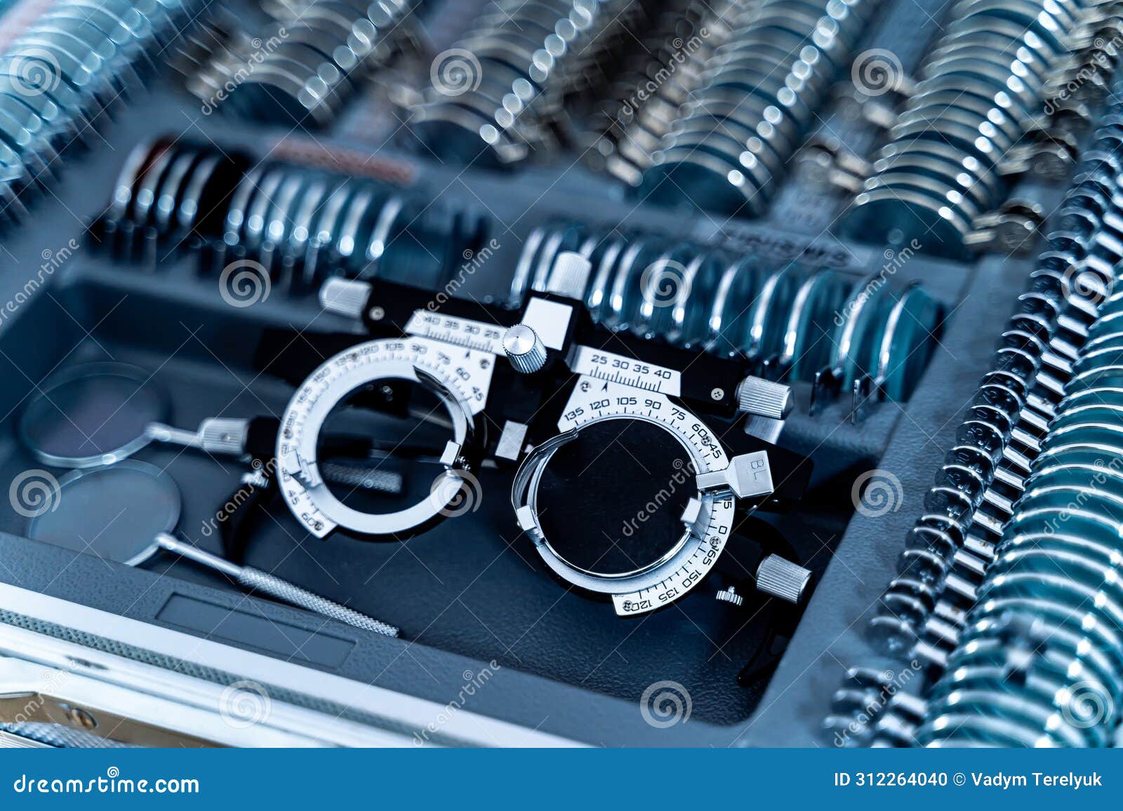 Optometrist Trial Frame. Check Vision in Ophthalmological Clinic Stock ...