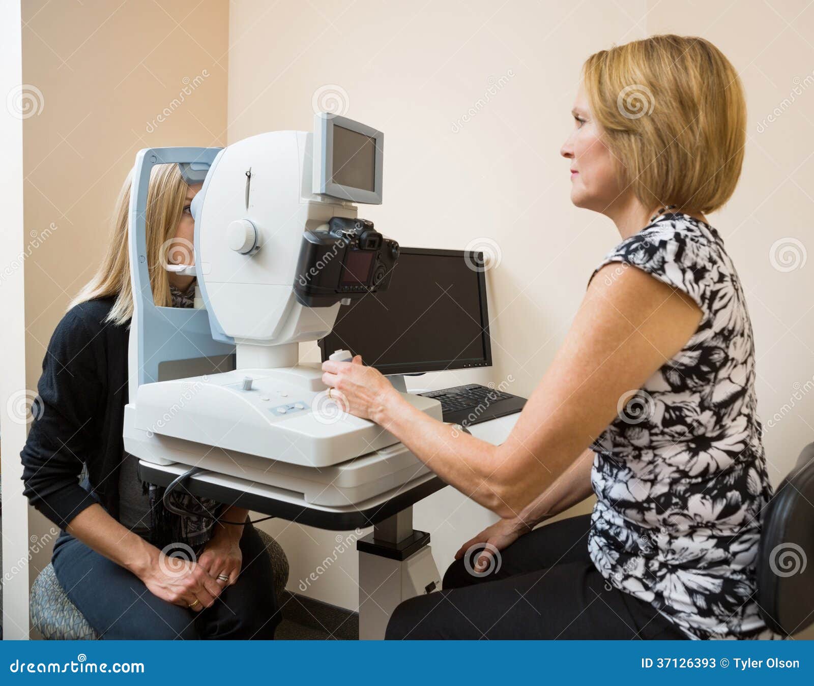 Optometrist Using Digital Retina Camera Stock Image - Image of ...
