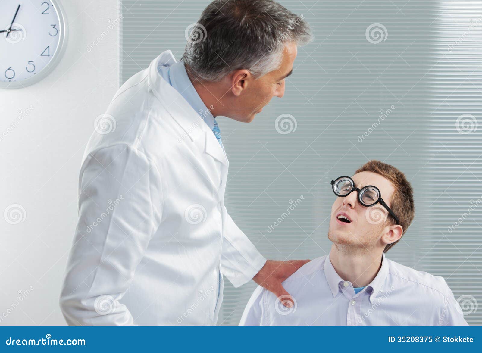 Optometrist Visit stock image. Image of patient, oculist - 35208375