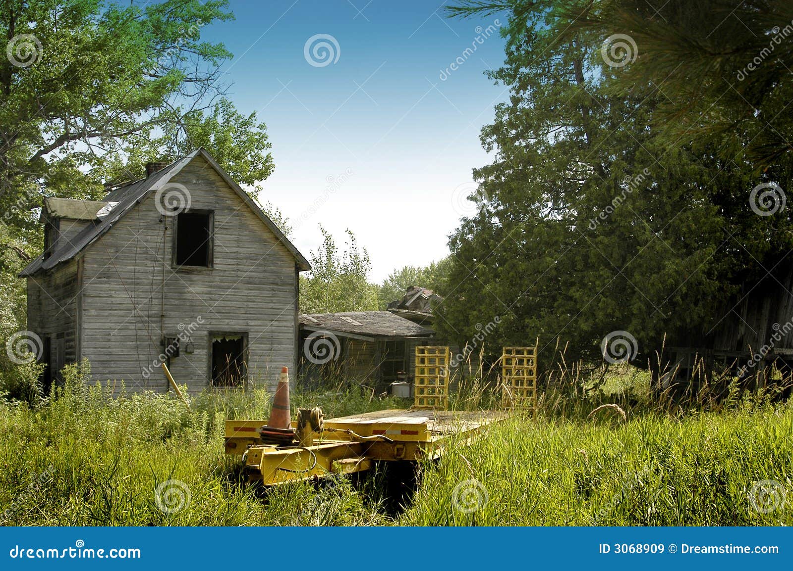 Opuszczony dom stara farma obraz stock. Obraz złożonej z ruiny - 3068909