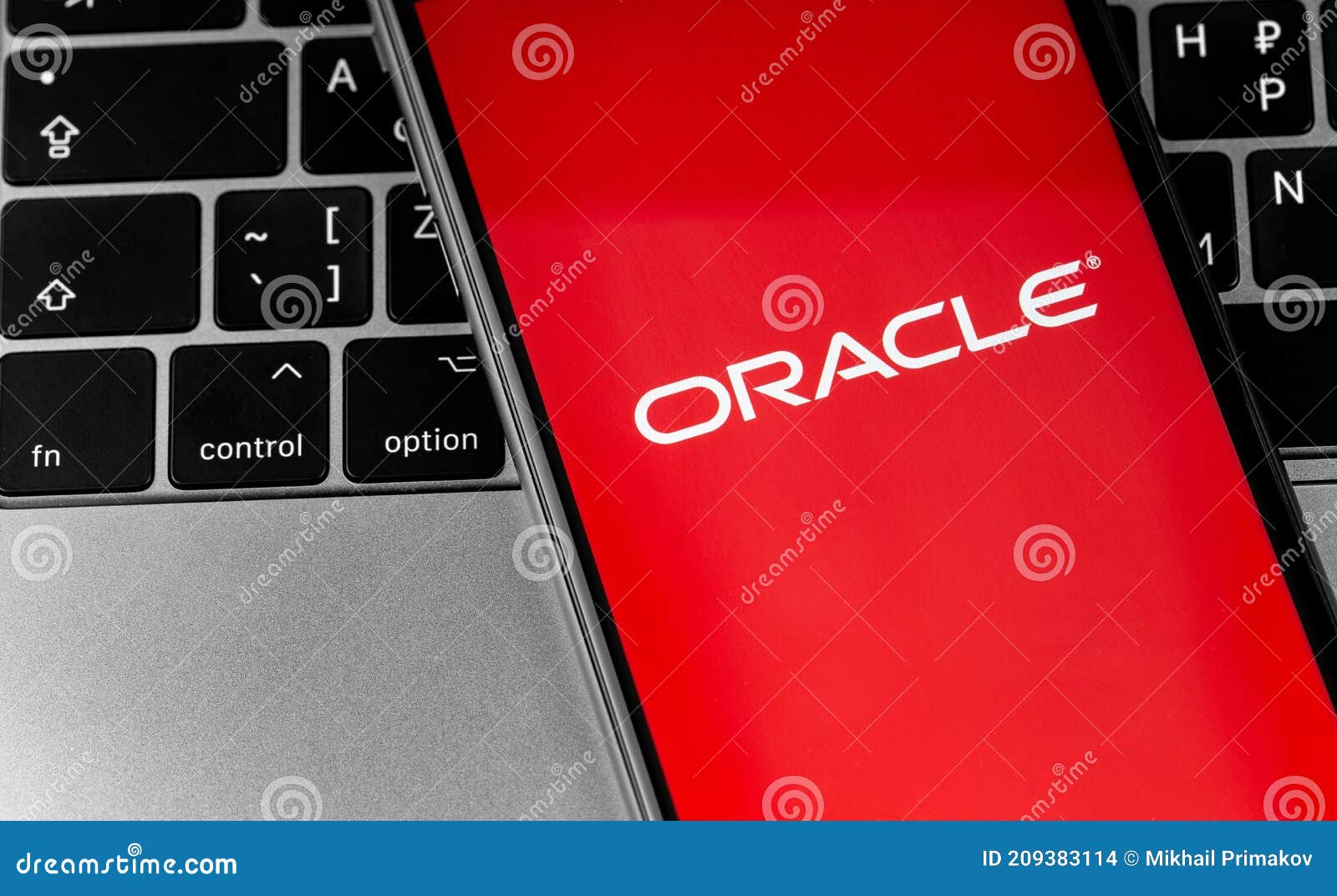 Oracle Logo App on the Red Screen Smartphone Editorial Stock Image ...