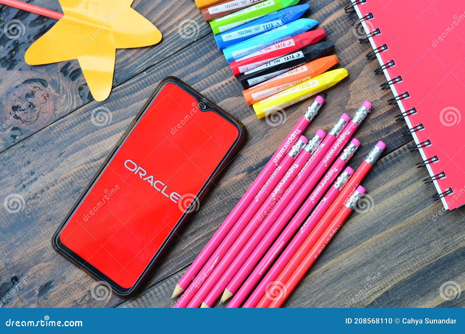 Oracle on Smartphone, Popular in the World Wide. Editorial Image ...