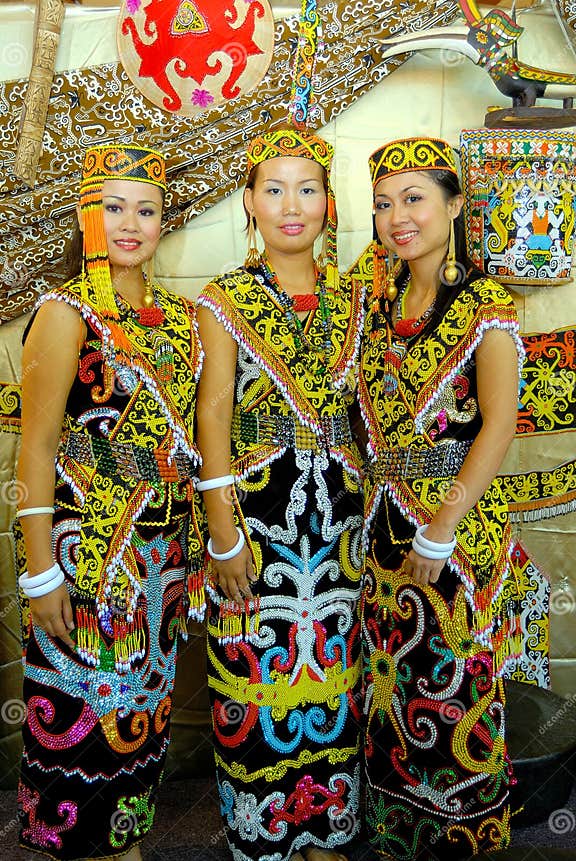 Orang Ulu editorial stock photo. Image of costumes, people - 27159298