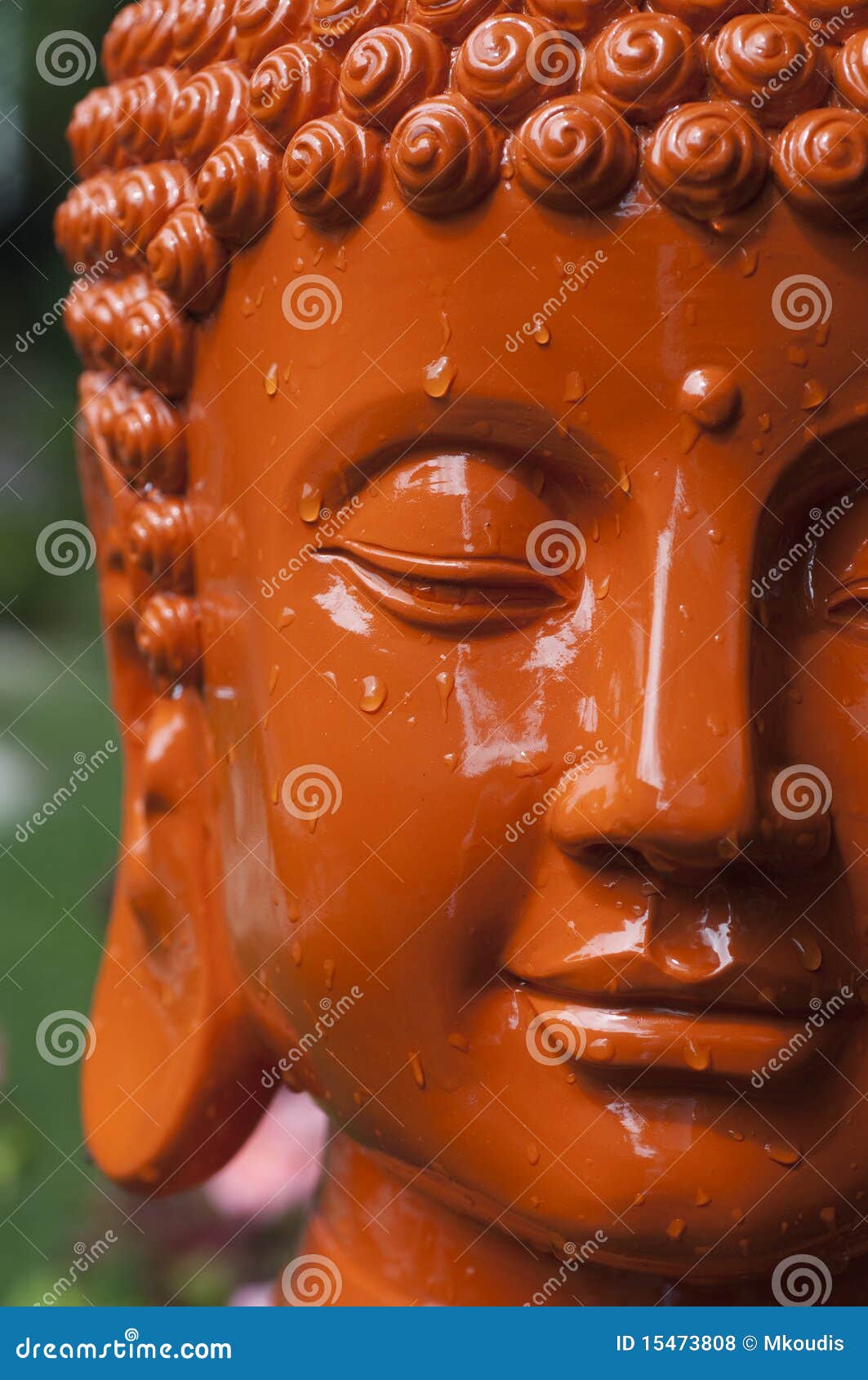 Buddha Head Encased In Tree Roots At The Temple Of Wat Mahatat I ...