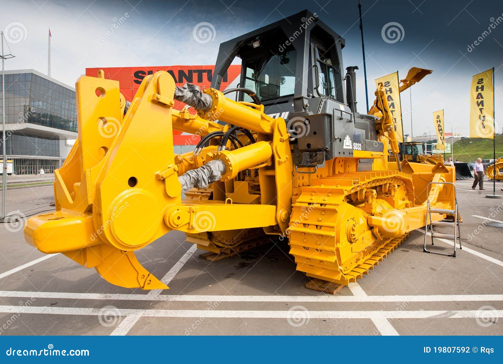 Orange diesel bulldozer editorial photography. Image of metal - 19807592