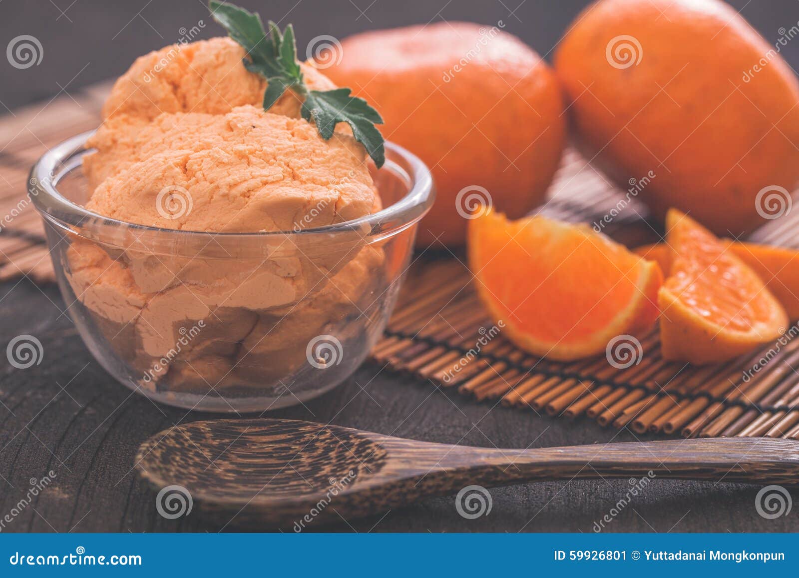 Orange Eiscreme stockbild. Bild von sahne, erneuern, frucht - 59926801