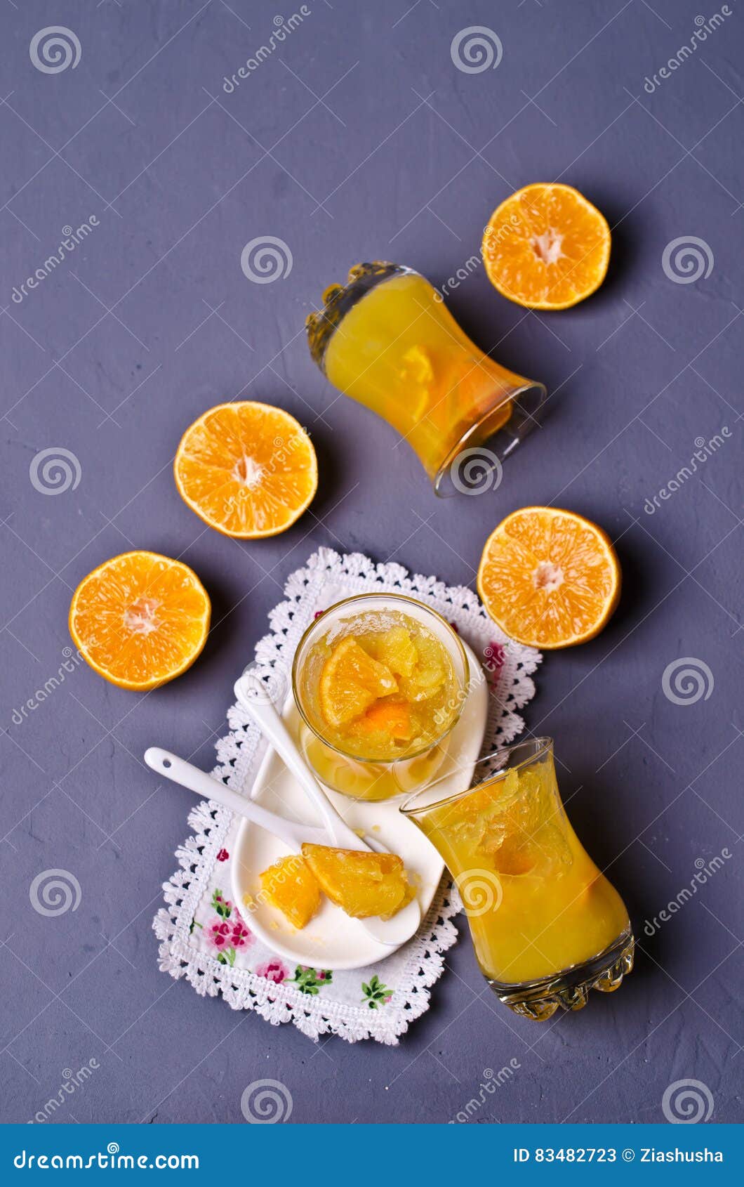 Orange Gelee im Glas stockbild. Bild von feinschmecker - 83482723