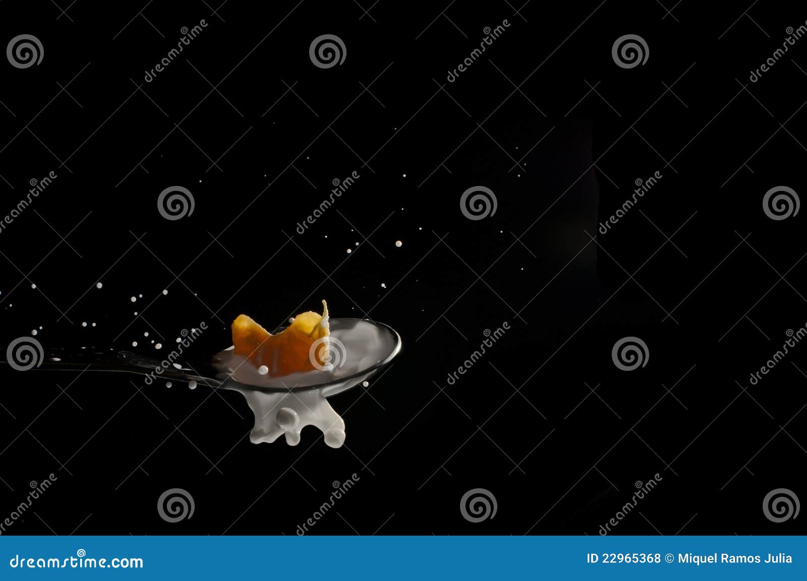 Orange / Mandarin Splashing Milk Stock Photo - Image of milk, sprinkle ...