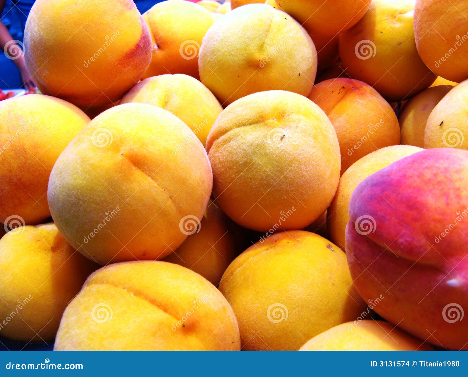 Orange Peaches at the Market Stock Photo - Image of peaches, store: 3131574