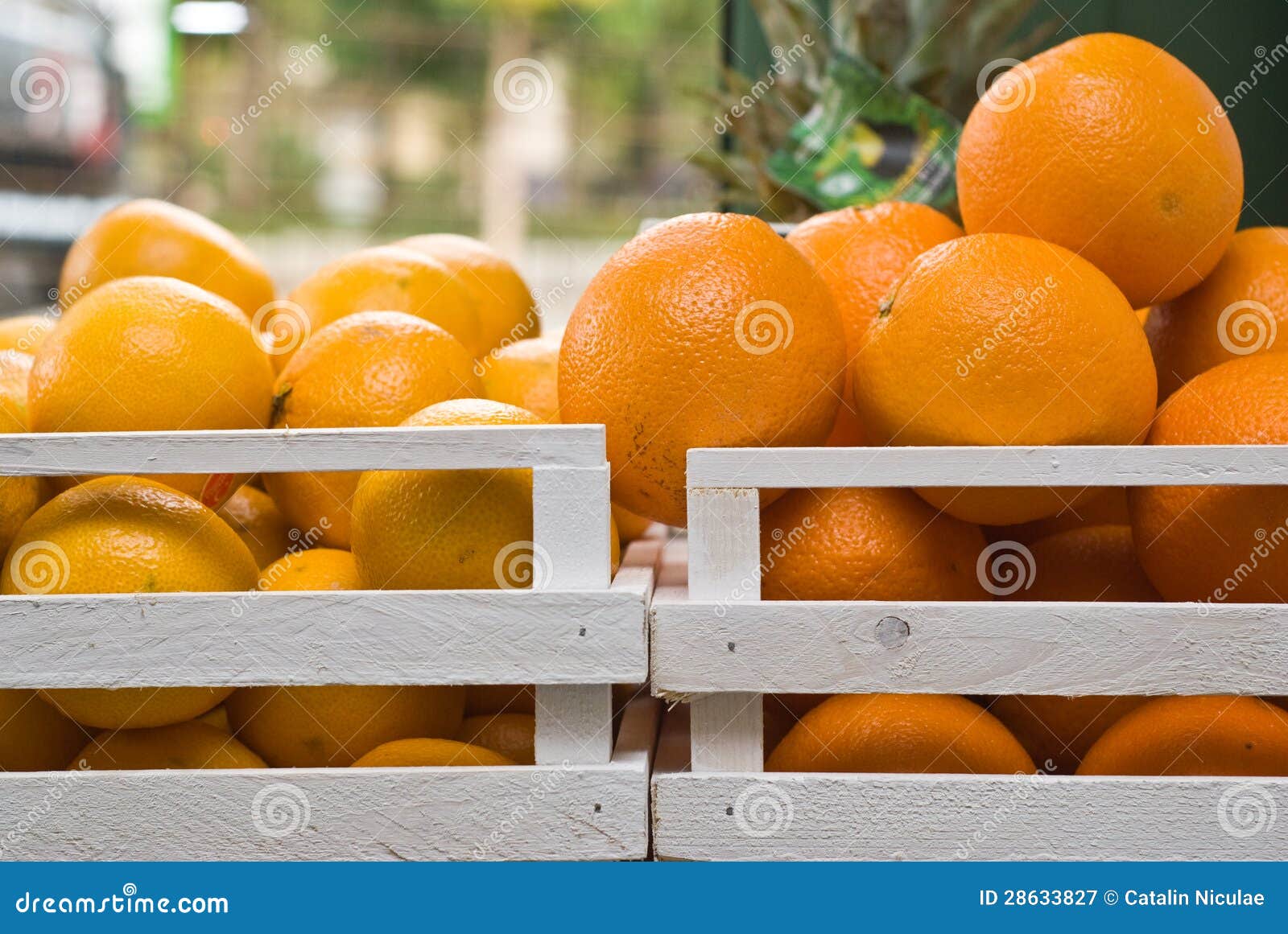 Oranges in wood box stock image. Image of chest, dessert - 28633827