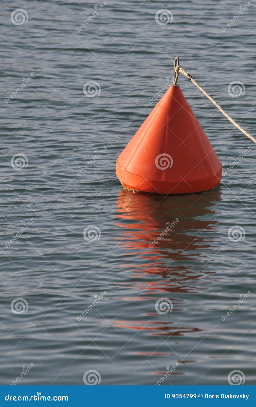 Oranje boei stock afbeelding. Image of kustlijn, apparatuur - 9354799