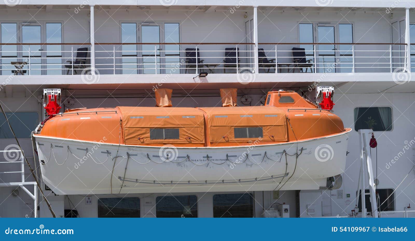 Oranje Reddingsboot Op Een Cruiseschip Stock Afbeelding - Image of ...