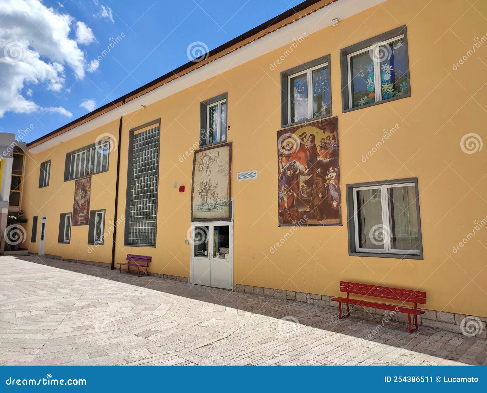 Oratino - Edificio Scolastico Bruno Giovannitti in Piazza Rogati ...